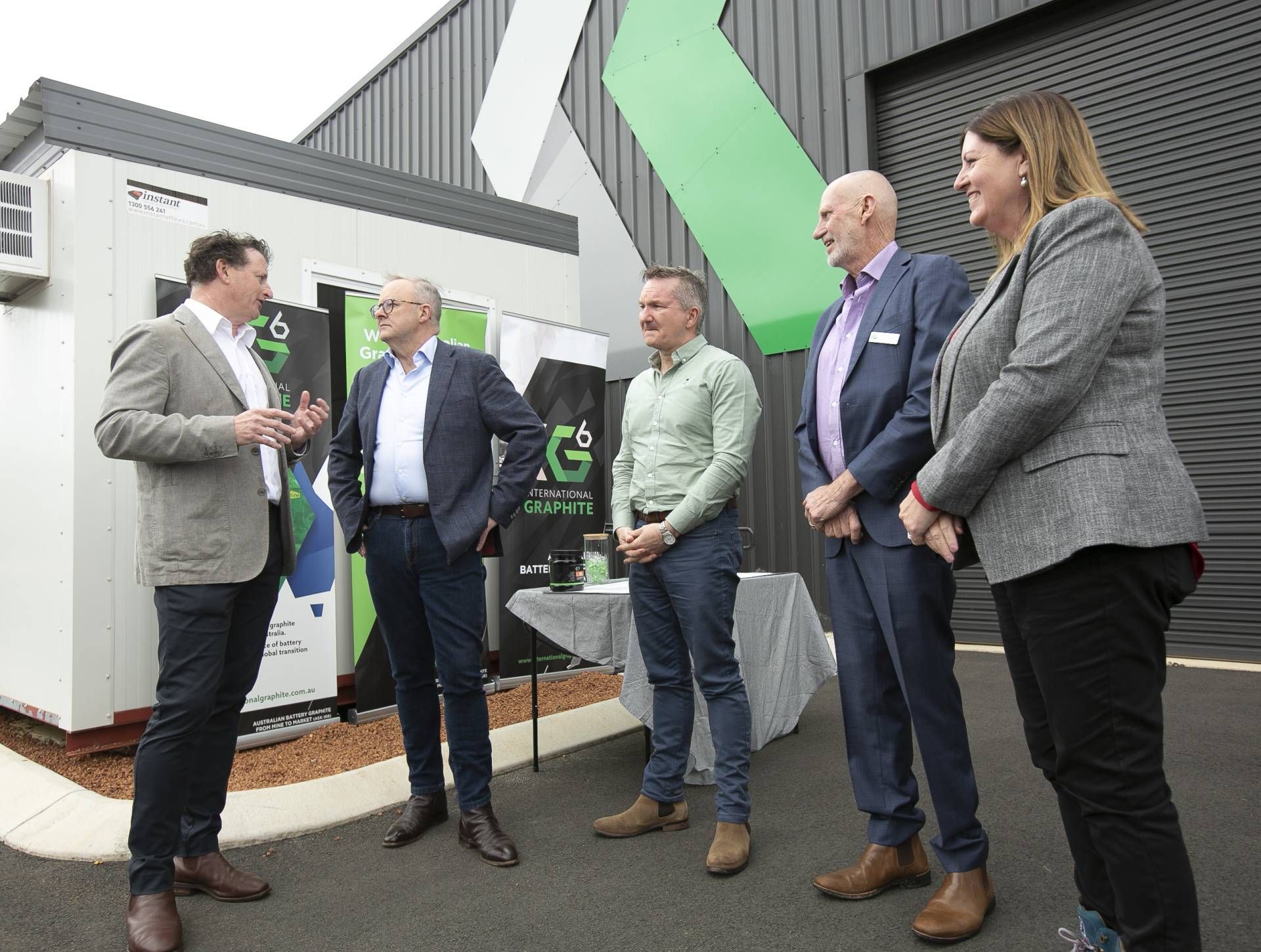 Prime Minister leads joint Government tour of Collie graphite facility ...